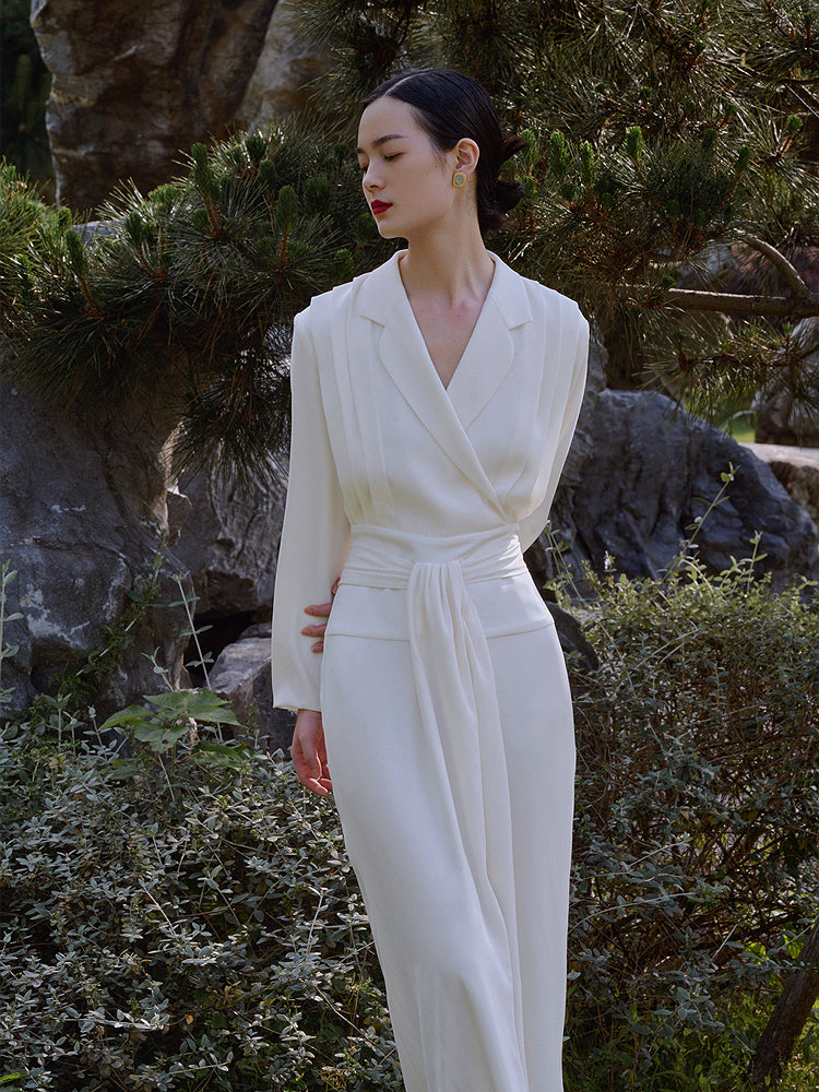 White high-end three-dimensional tailoring suit collar waist strap fro ...