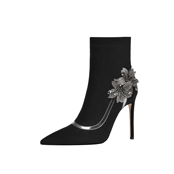 LILY – GOOD GIRL REBEL